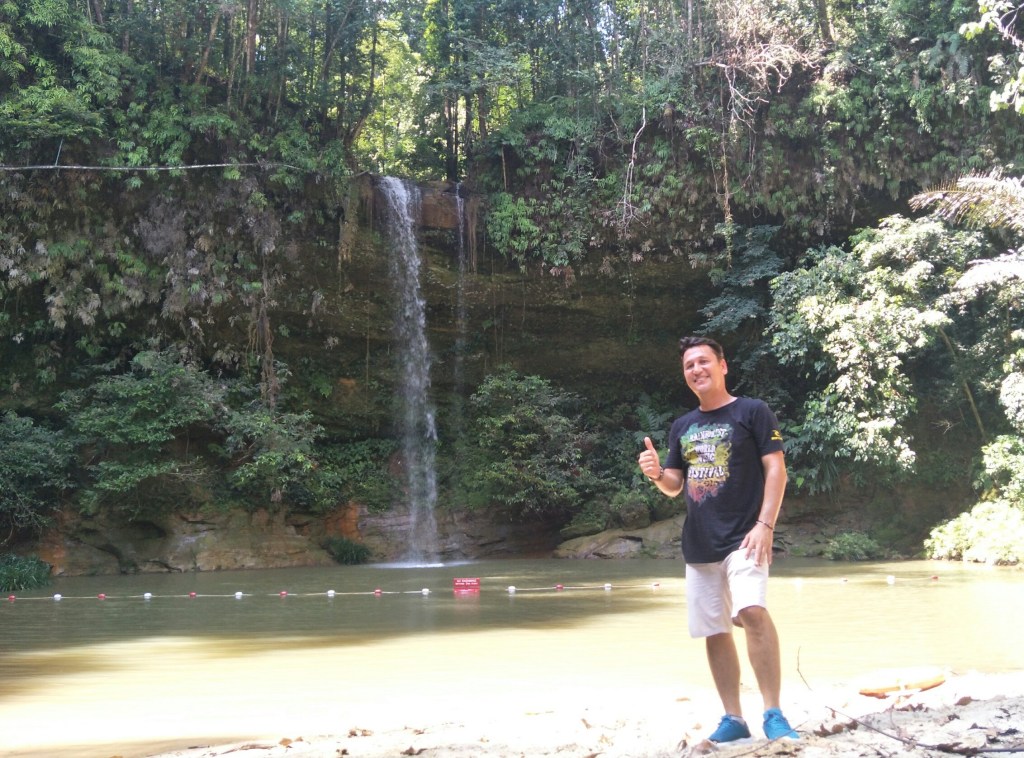 Latak Waterfall – Miri – Dayak Wanderer